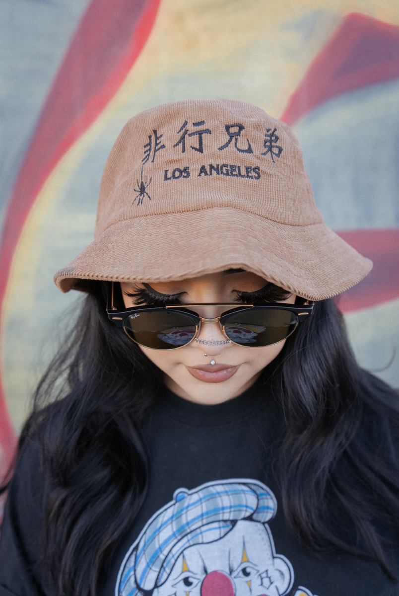 非行兄弟(Delinquent Bros)Corduroy Bucket Hat in Beige